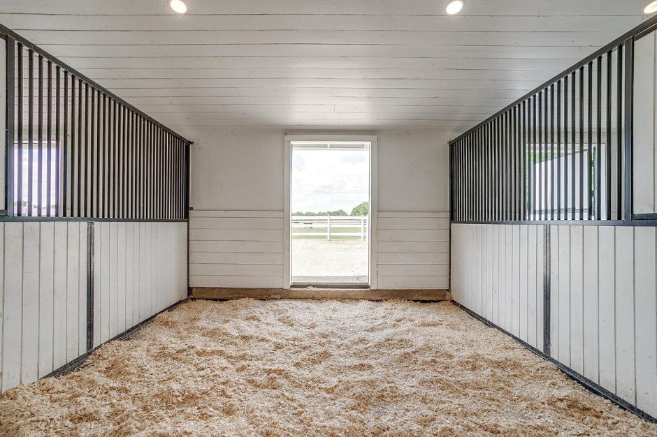 Stall Partitions | American Stalls - Quality & Custom