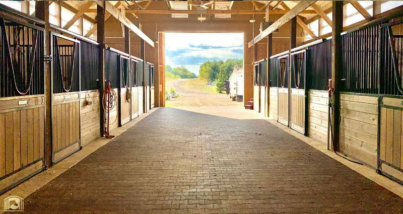 Sliding Horse Stall Fronts - Made in USA | American Stalls