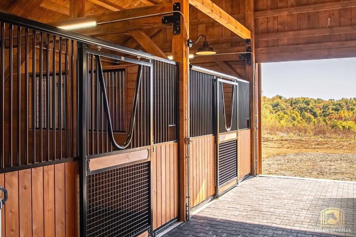 Sliding Horse Stall Fronts - Made in USA | American Stalls